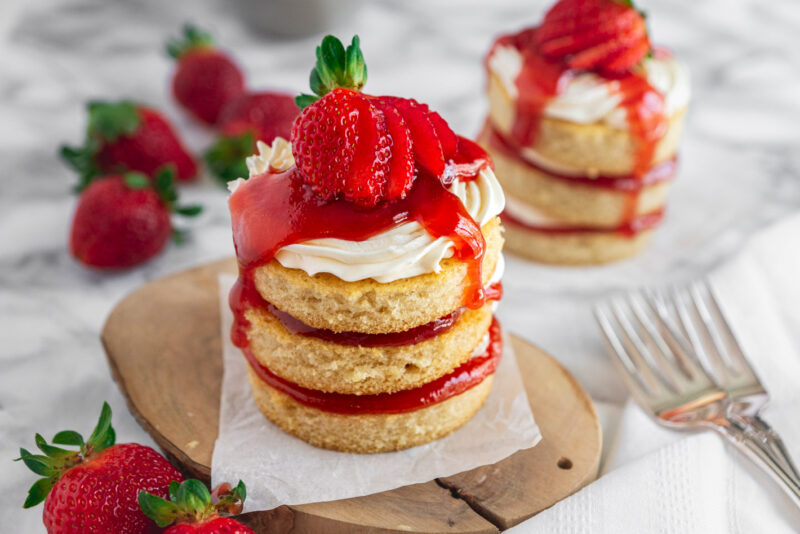Mini Vanilla Cake with Strawberry Filling (Vegan) | Two Market Girls